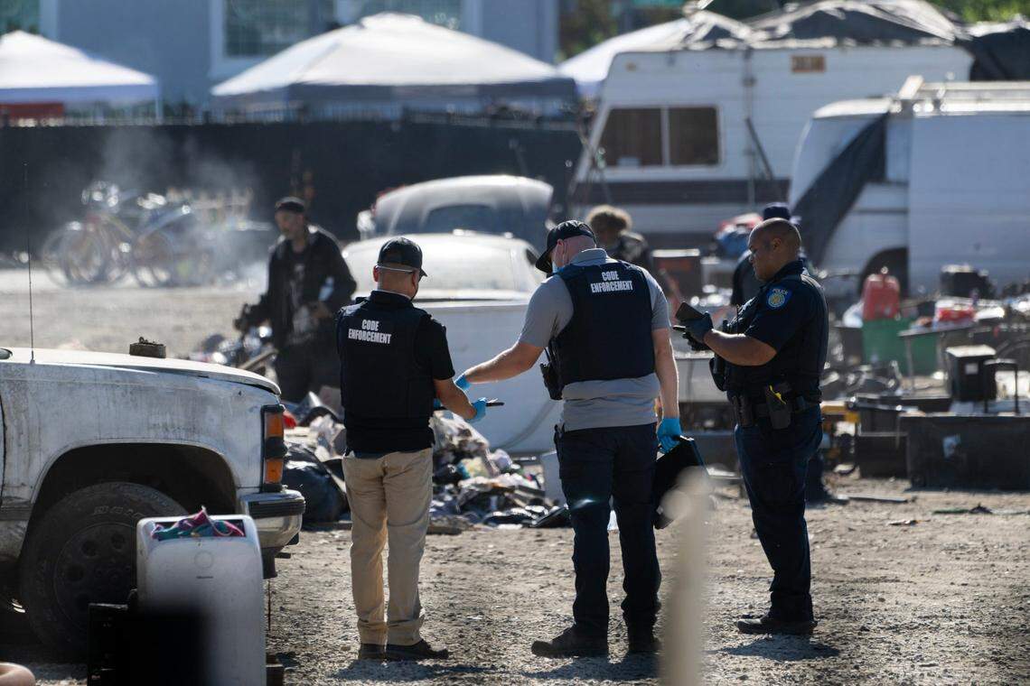 Sacramento police want to outsource homeless property storage. Here's why