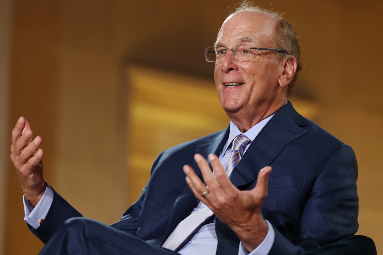 Fink’s big payday gets lukewarm reception from BlackRock shareholders