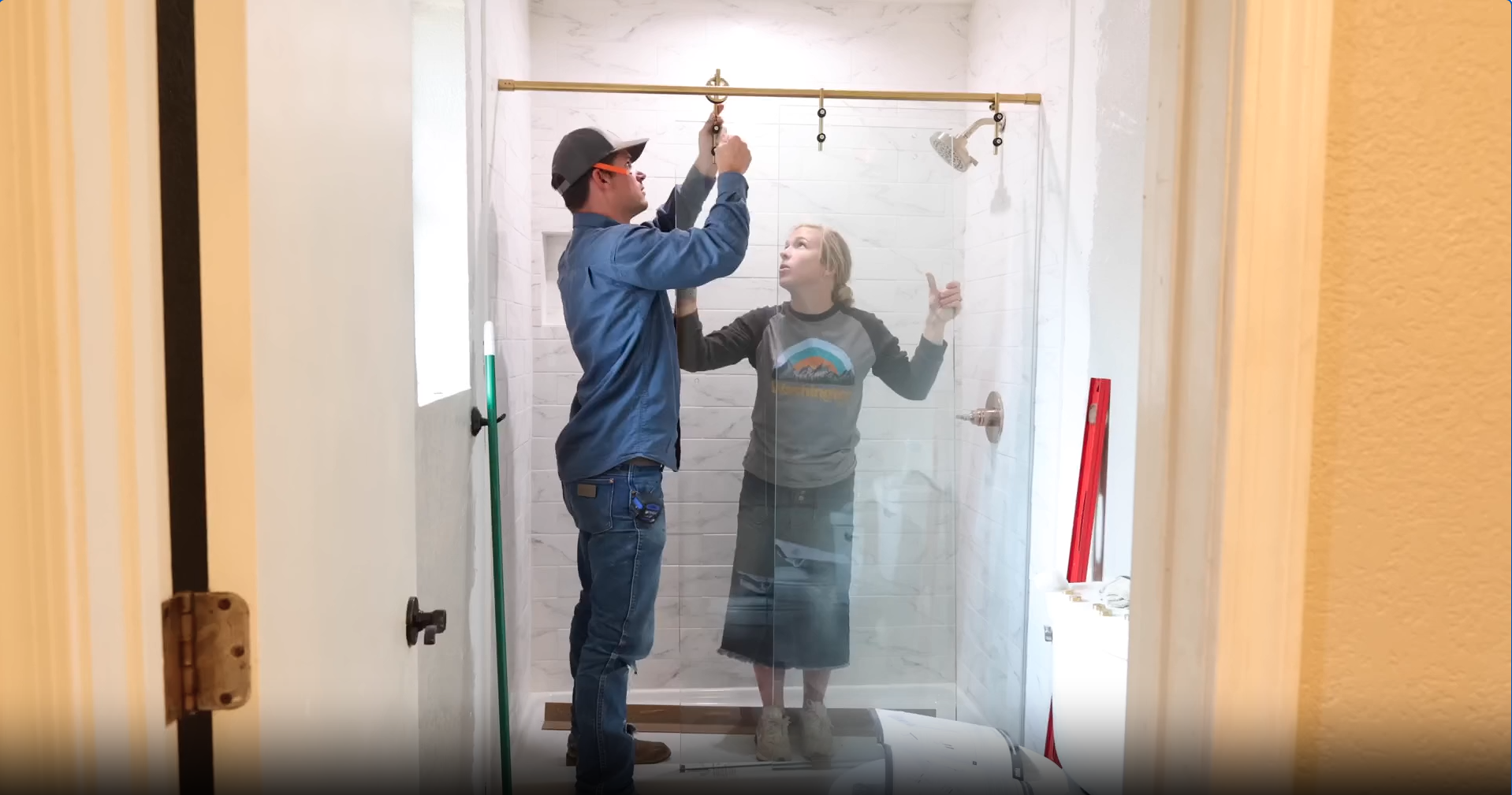 Before & after DIY cottage bathroom transformation 😍