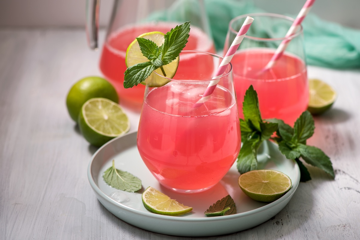 Fruchtiger Rhabarber-Holunder-Spritz: besser als Aperol