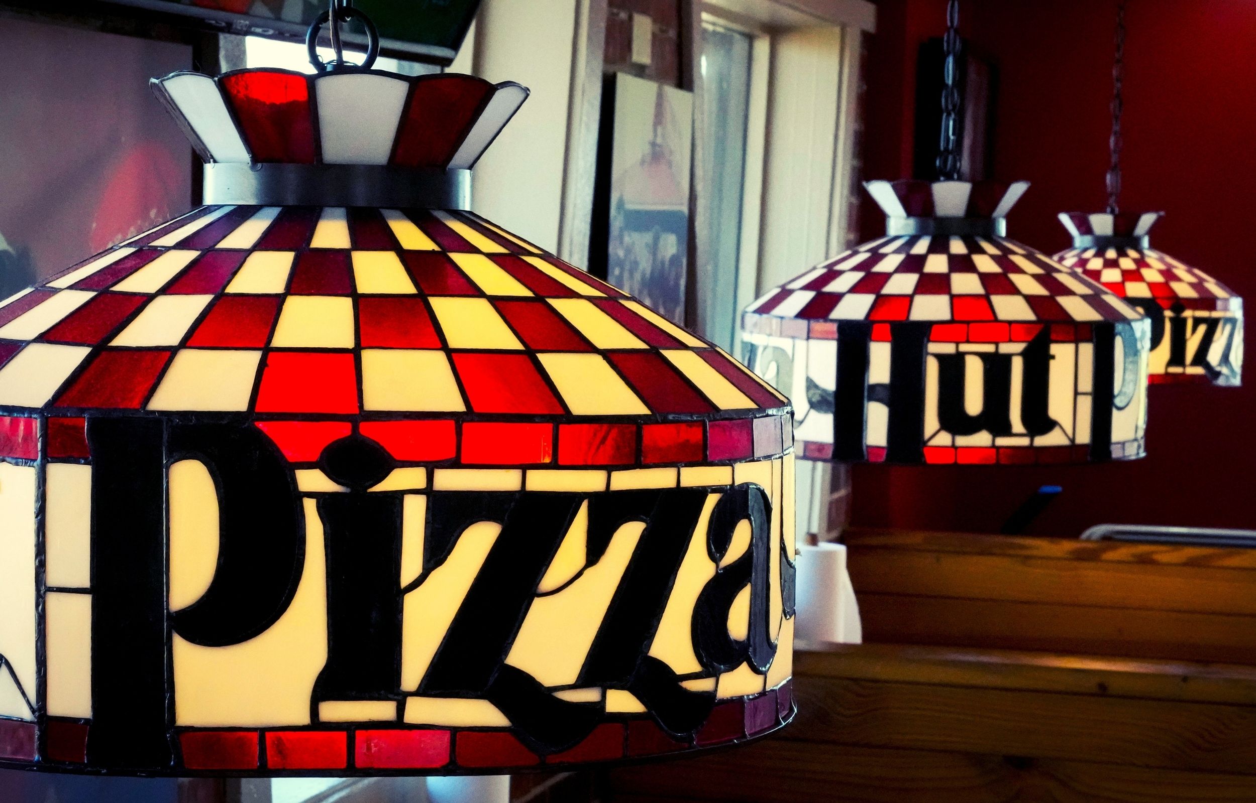 Pizza Hut is bringing back red roofs, red cups and Pac-Man — here’s ...