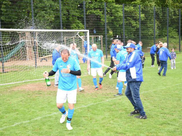Meisterlicher TuS Jahn Soest: Alte Herren schießen 112 Tore und bleiben ...