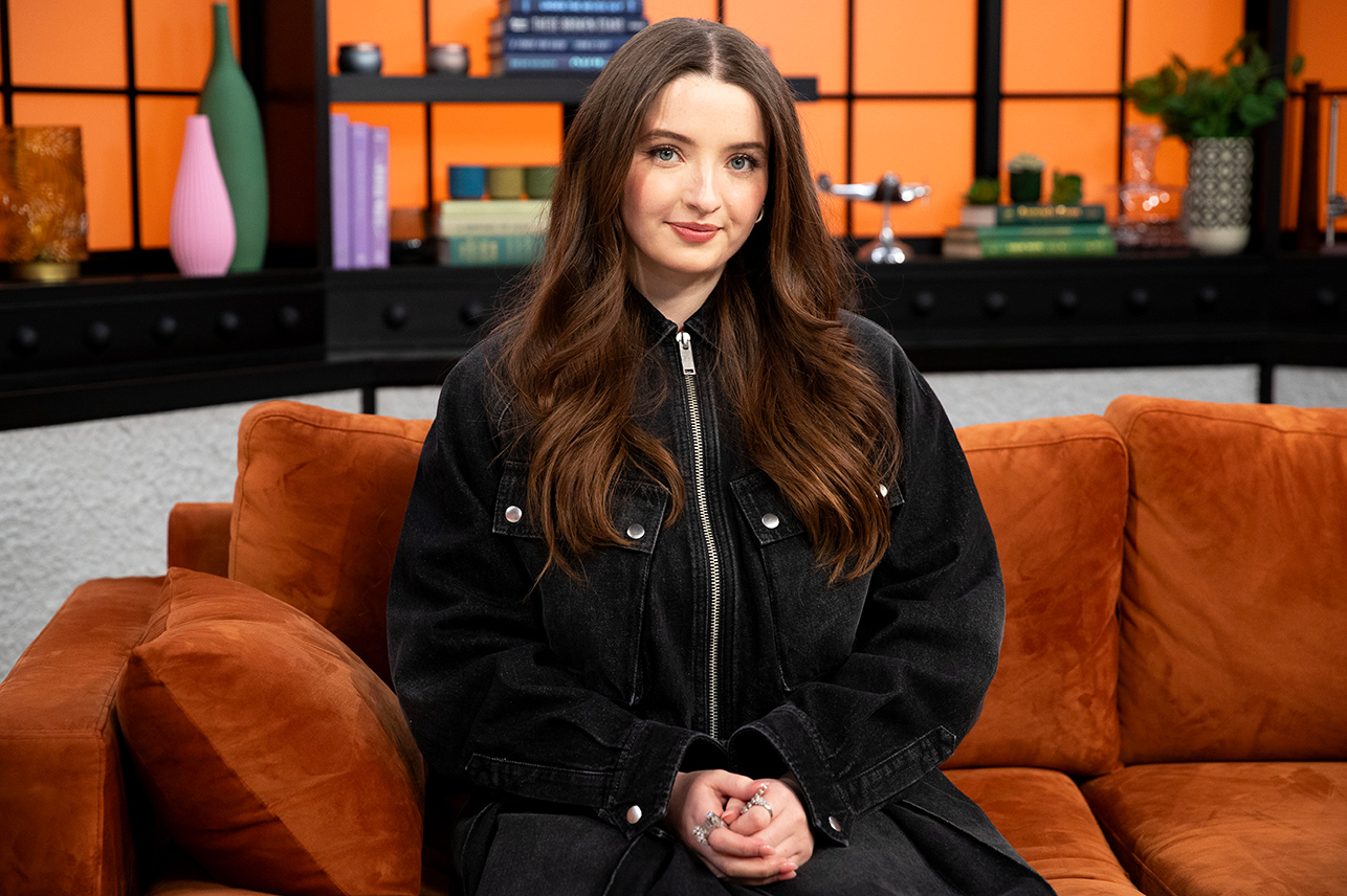 ‘The Testaments’ star Lucy Halliday says working with Elisabeth Moss ...