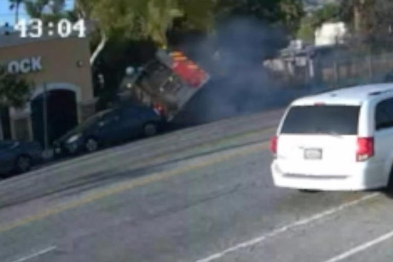 Jaw-dropping moment massive fire truck barrels into Sunland building