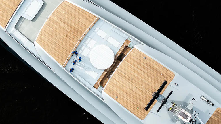 Feadship onthult nieuw, megalomaan superjacht met de grootste beachclub ...