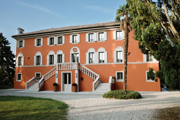 Princess Kate stayed at this discreet villa in Italy with a special ...