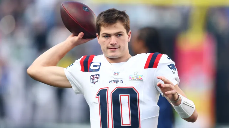 What mic'd-up Drake Maye told AJ Brown at first Patriots practice
