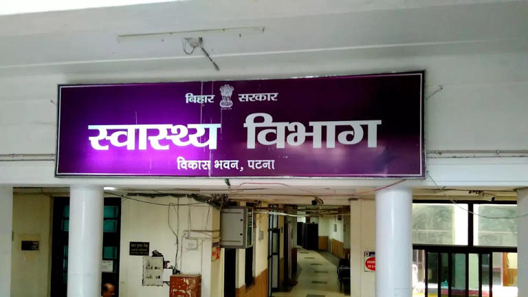 MP DY CM visits health department’s command and control centre