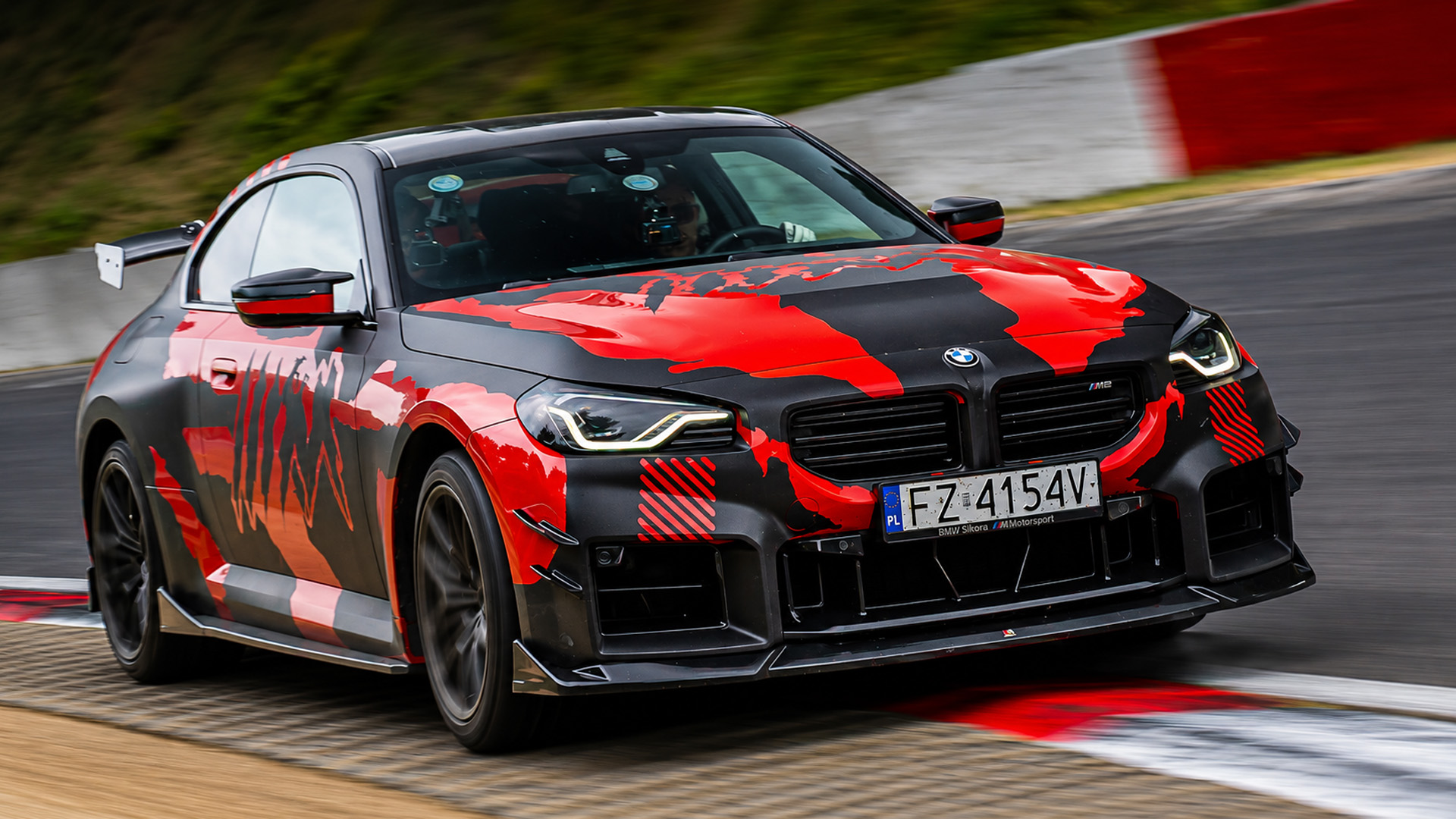 Manual BMW M2 shows sharp pace on track