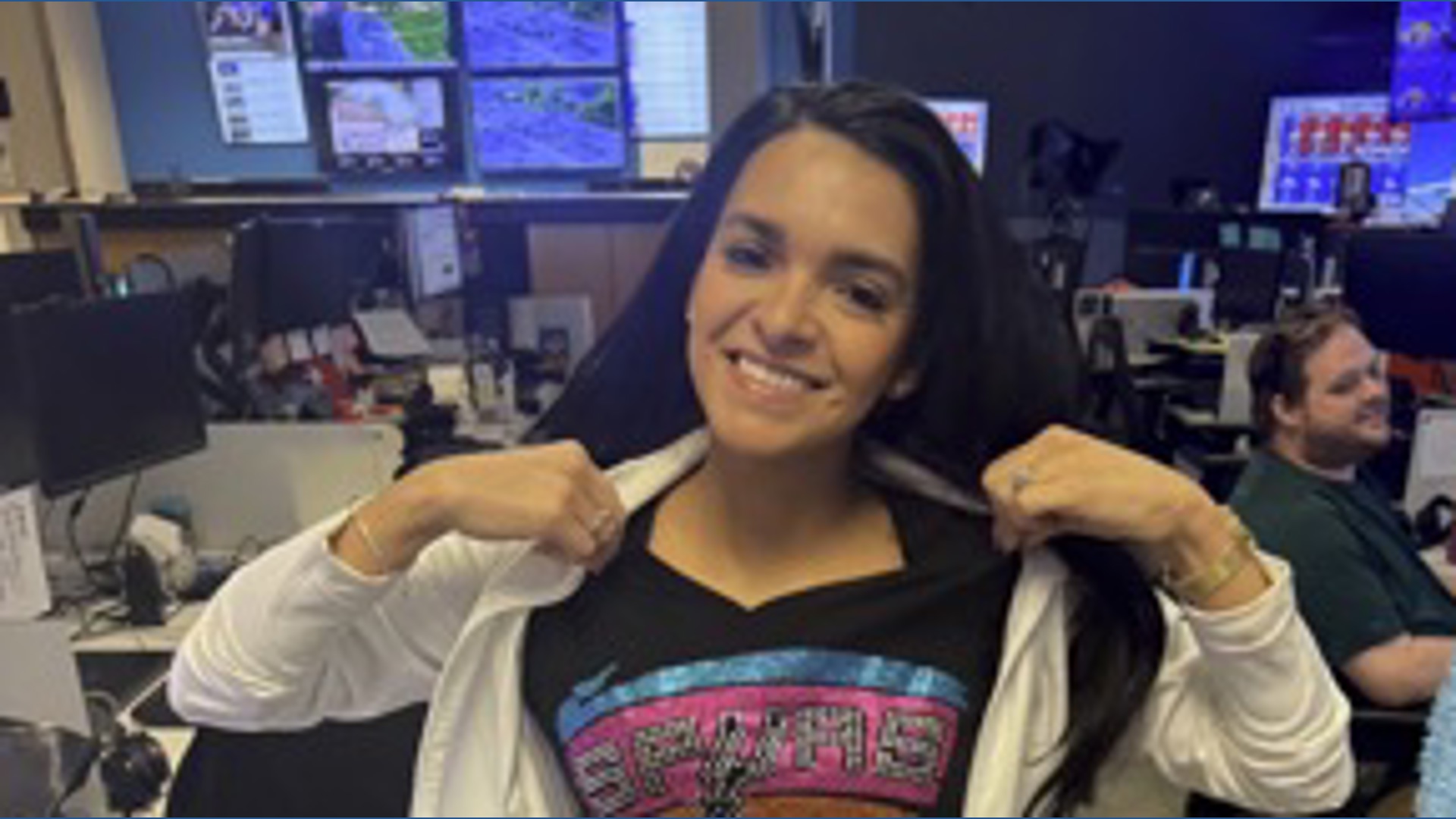 KENS 5 Spurs swag at work!