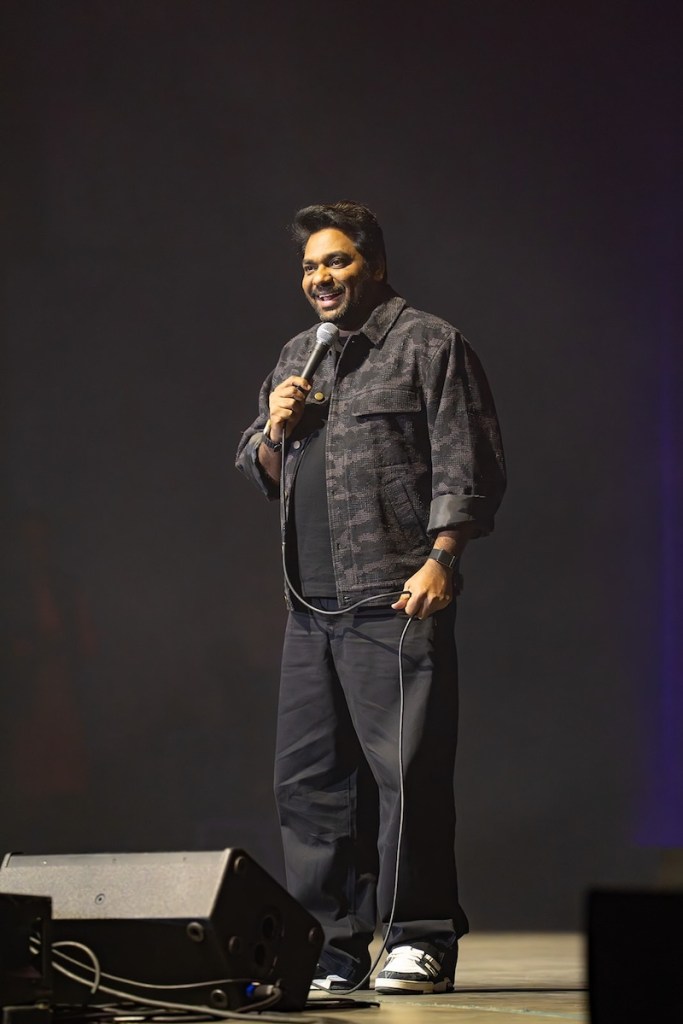 Zakir Khan signs off with an ode to 'Papa Yaar'