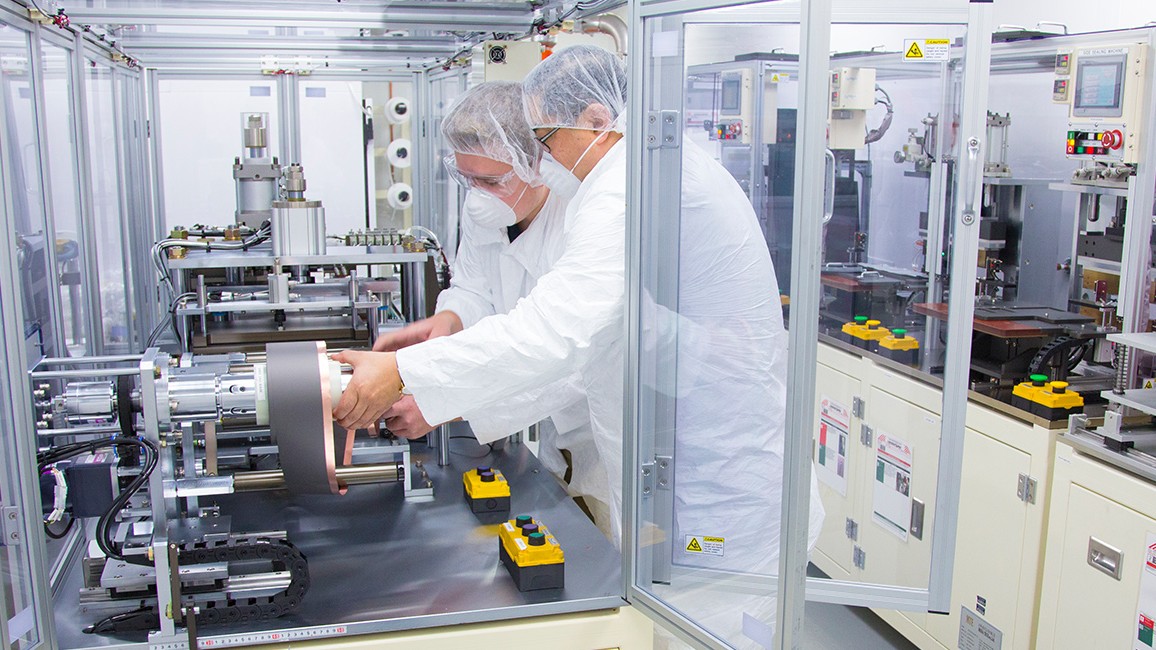 This new solar battery stores energy without lithium or the grid