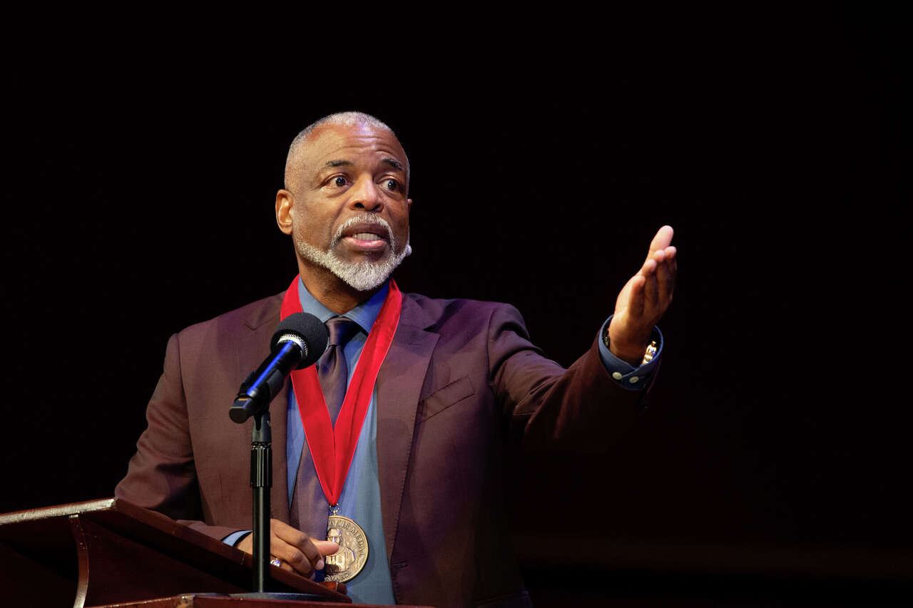LeVar Burton gives maximum donation to Juliana Stratton Senate campaign