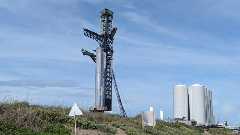 SpaceX will bring the Super Heavy booster down for a water landing in ...