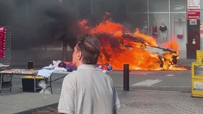 Explosions pop from flaming car on Manhattan street