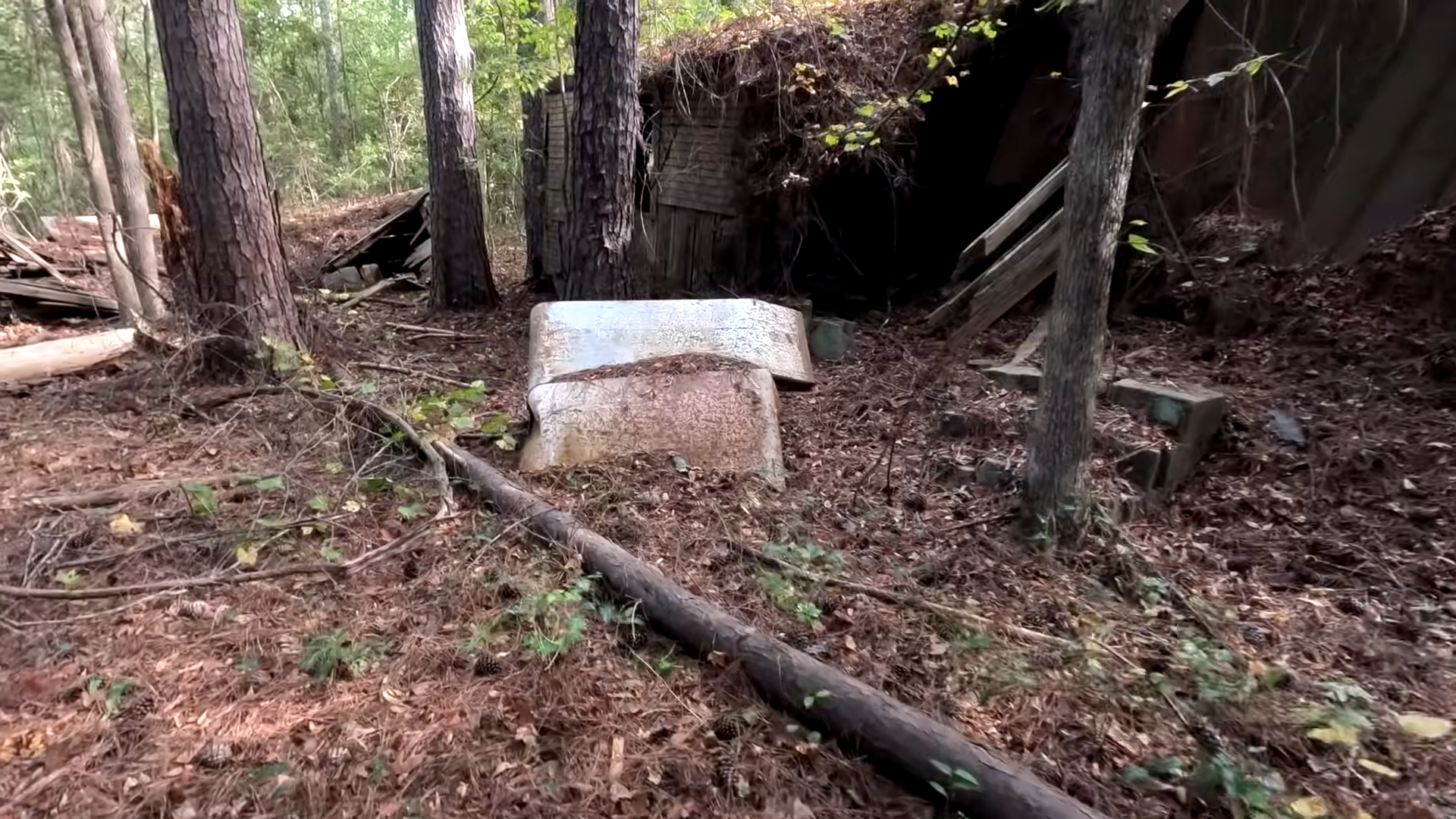 This house hasn’t been lived in since 1962 - supposedly