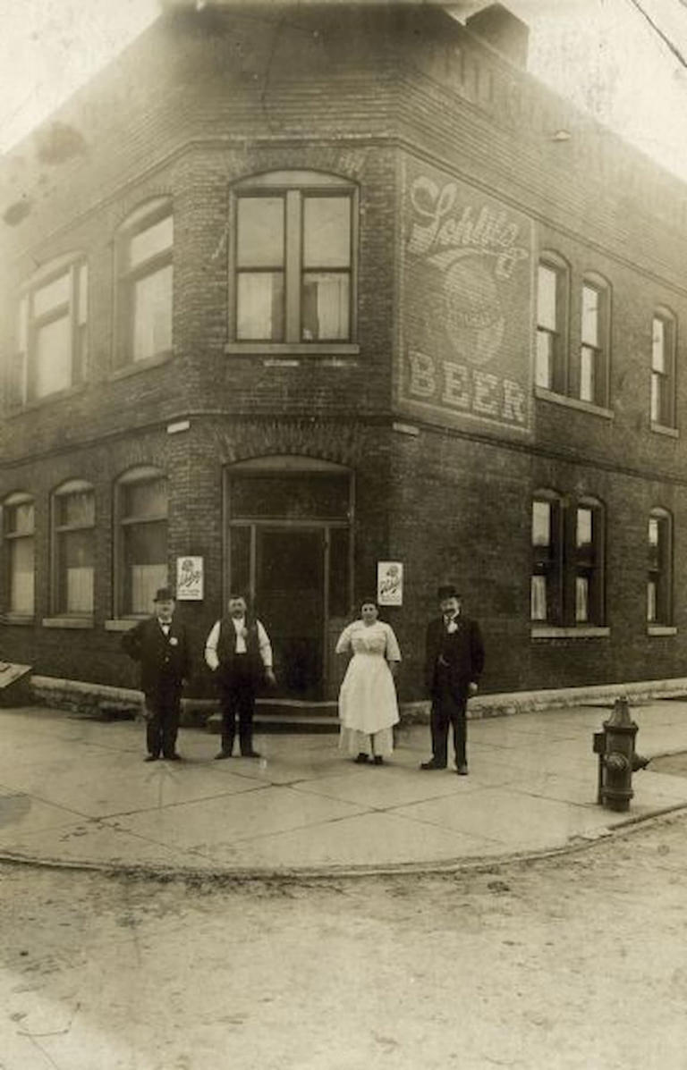 Schlitz, one of America's oldest beer brands, discontinued after 175 years