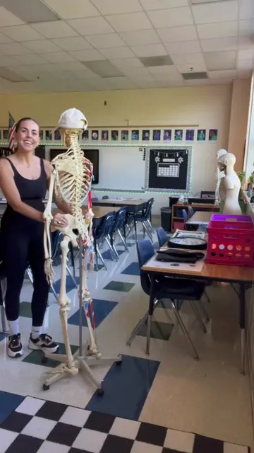Setting up my new fifth grade science classroom with me