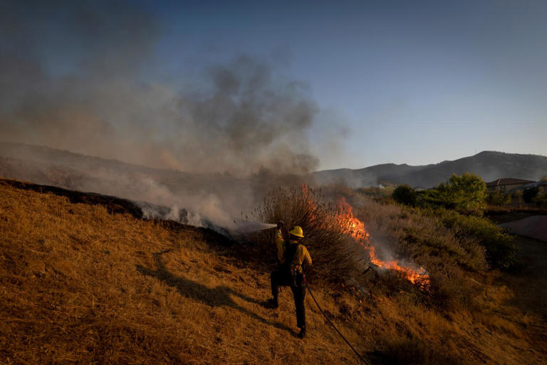Containment grows on Sandy fire, other SoCal blazes. But shifting winds ...