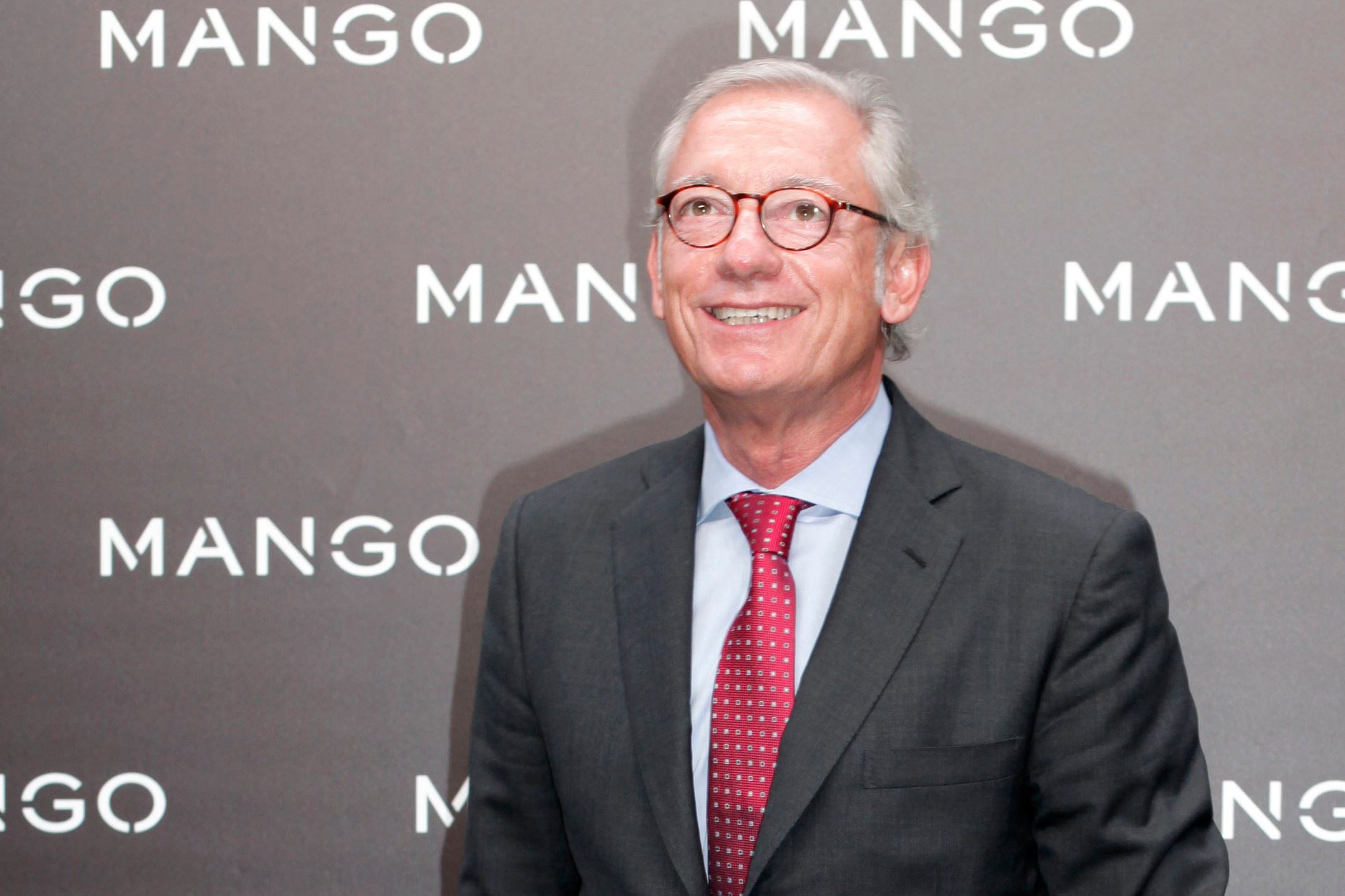 Son arrested over billionaire mogul's fall from cliff