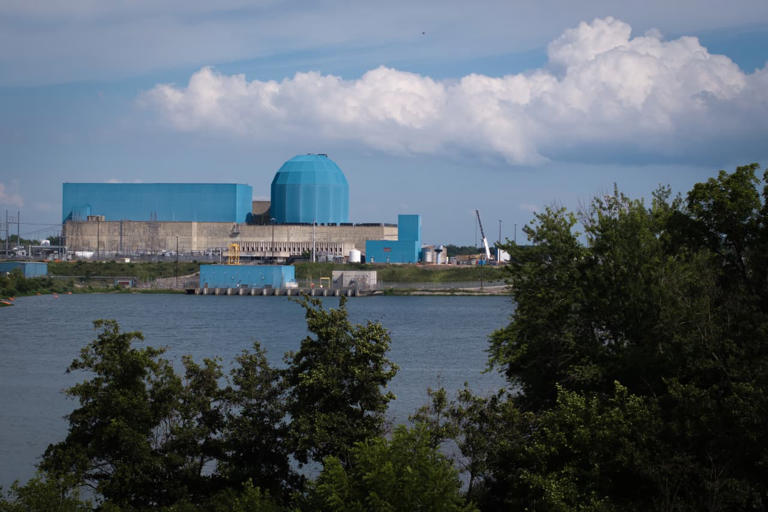 Constellation and 3 more energy stocks jump. Data-center deals are coming.