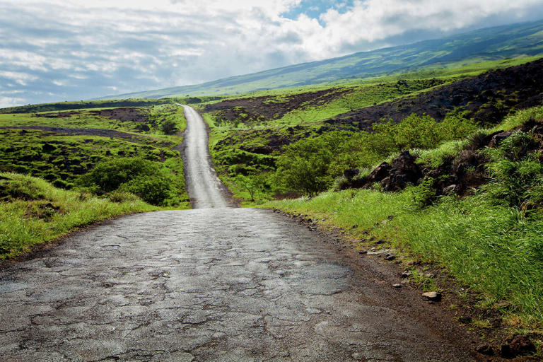 Hawaii visitors are getting stranded on Maui's forbidden back roads