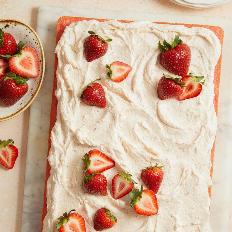 Strawberry sheet cake
