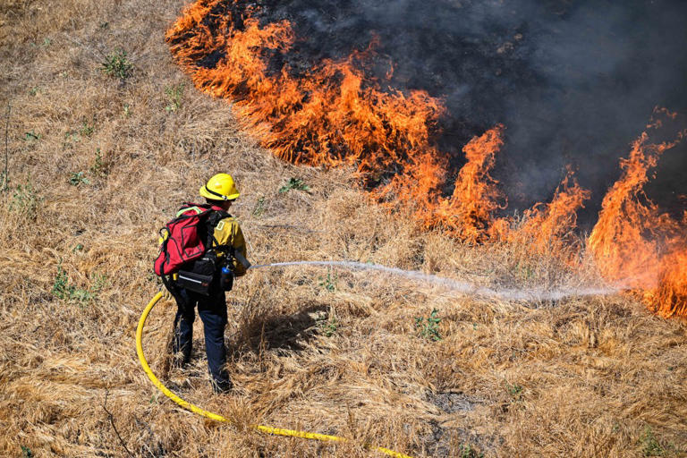 Map: Multiple California wildfires rage, with thousands of acres ...