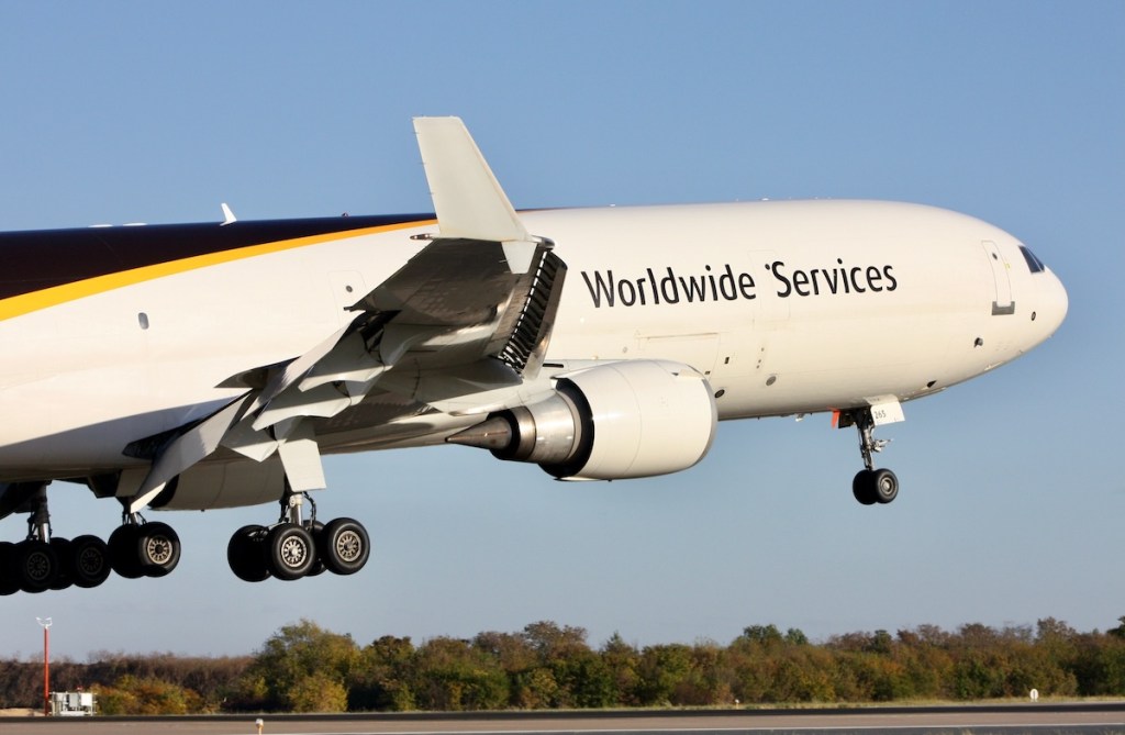 UPS crash hearing scrutinizes MD-11 design component