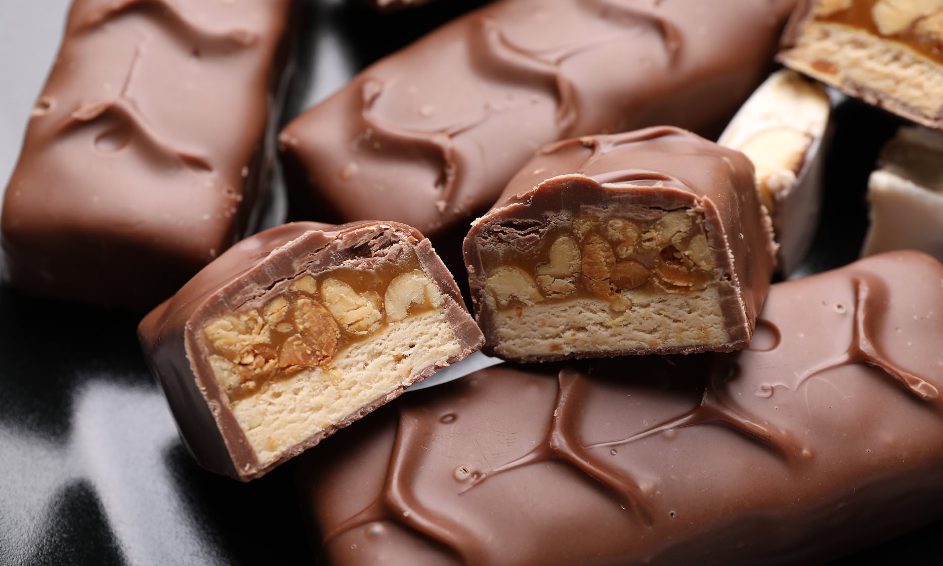 Labour goes sweet on Brexit as Rachel Reeves cuts tariffs on chocolate ...