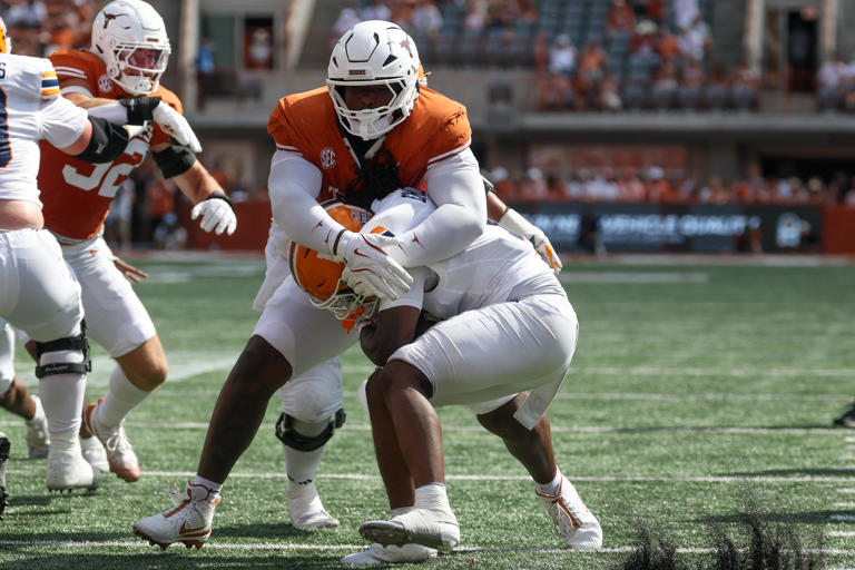 Patriots add defensive tackle Travis Shaw to rookie class, waive long ...