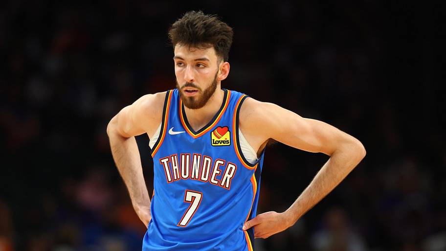Chet Holmgren's girlfriend Emelia Scarlett sports black top at Thunder game