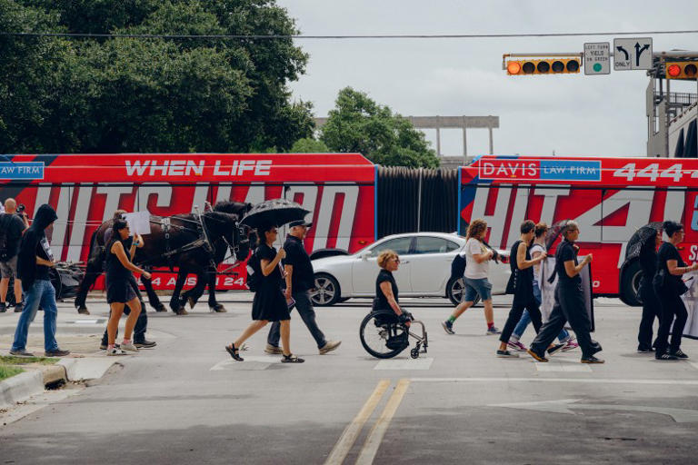 Mock funeral mourns death of academic freedom before UT System updates ...