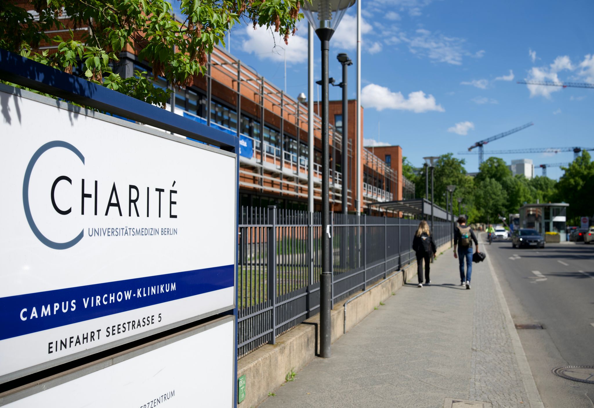 Familie des Ebola-Patienten nun auch in Berlin