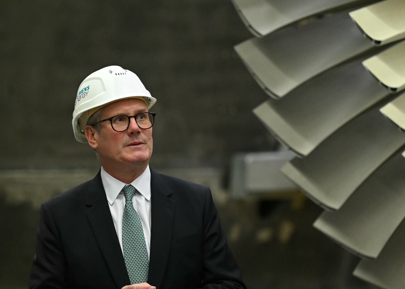 Clean power by 2030 target ‘extremely ambitious’, MPs warn