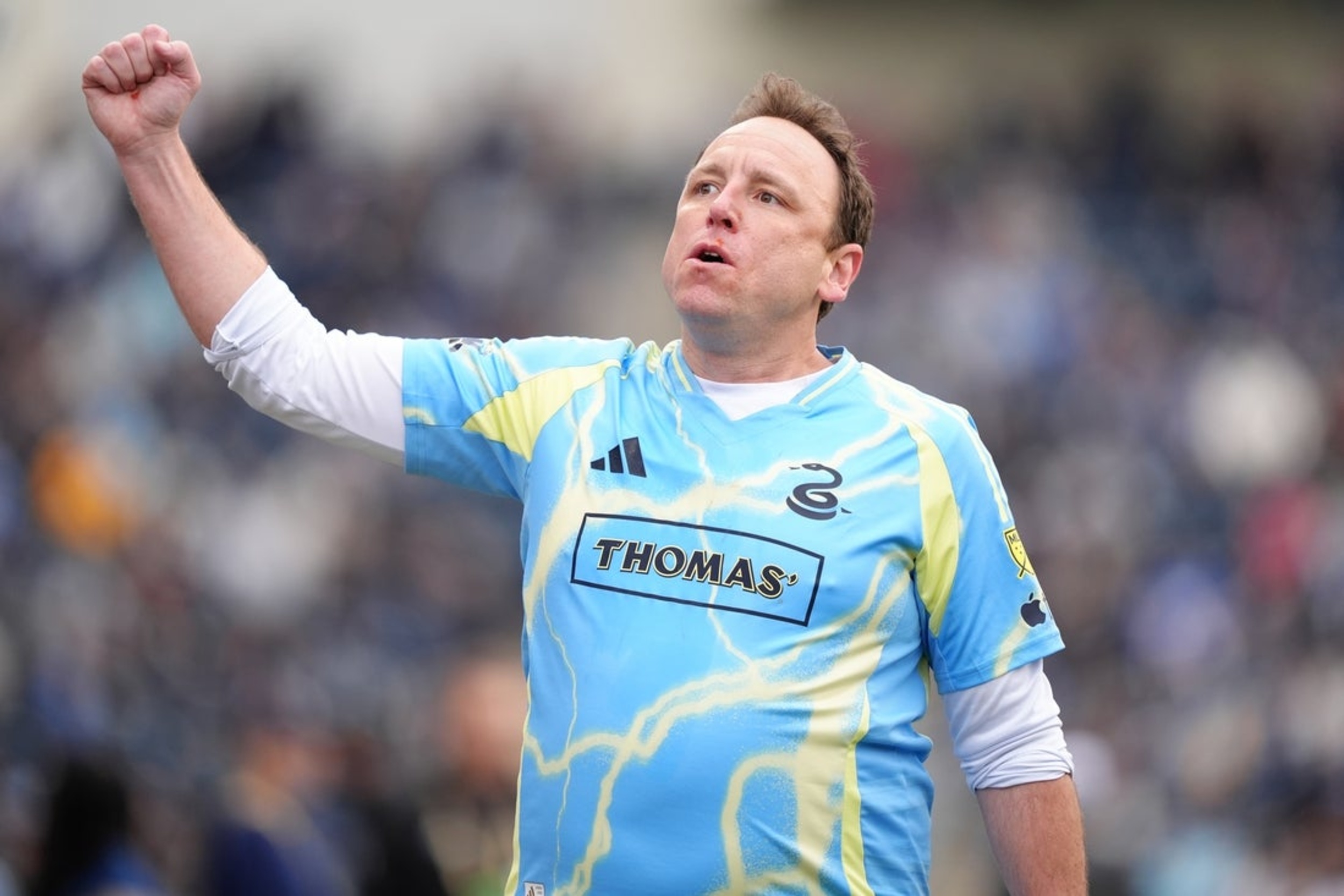 Report: Joey Chestnut to compete in hot dog contest despite guilty plea