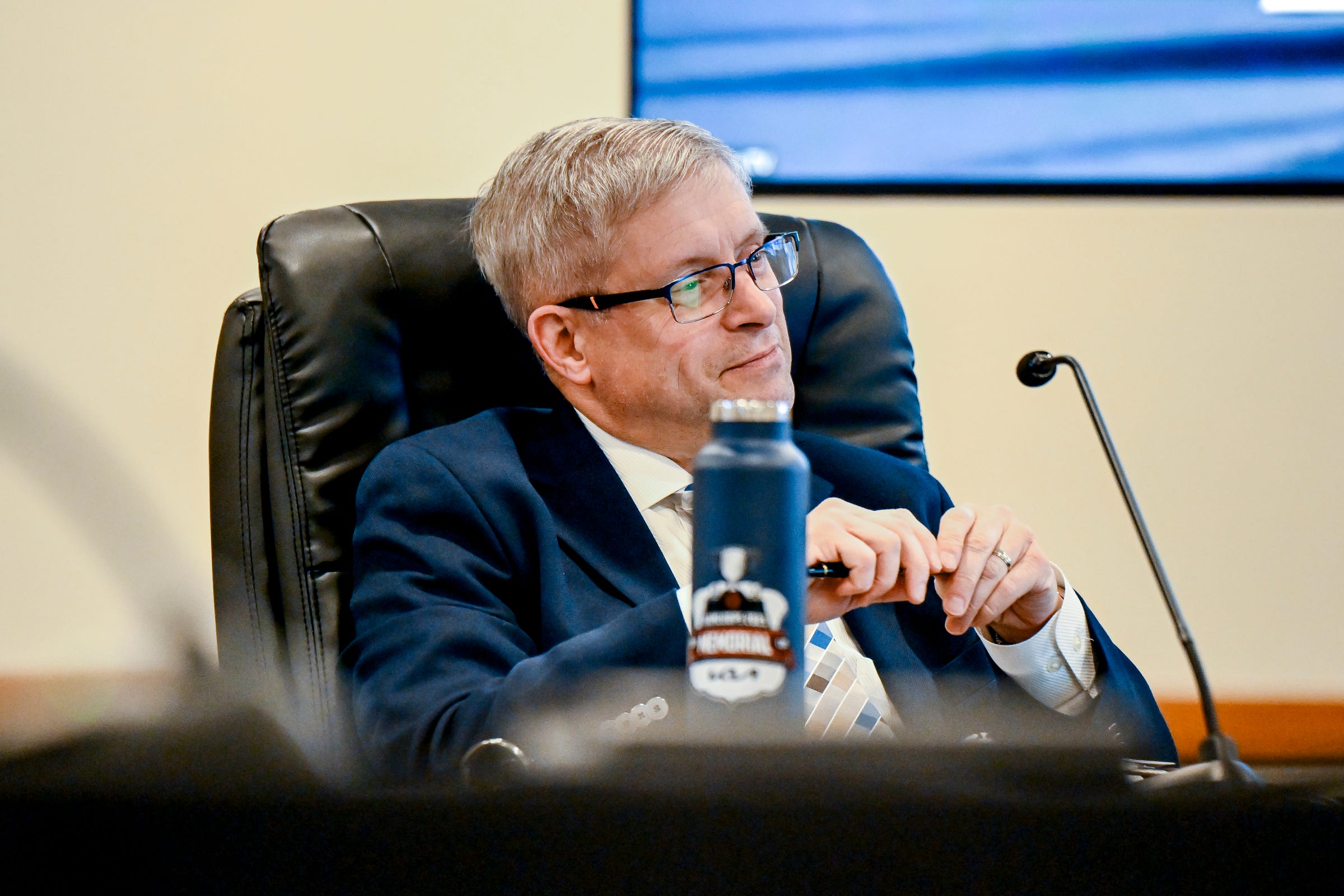 Report: Evidence against EL city manager isn't a clear harassment violation