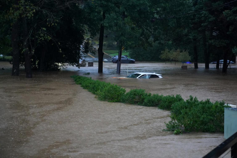 Flash flood warning as hundreds of thousands at risk: "Life threatening"