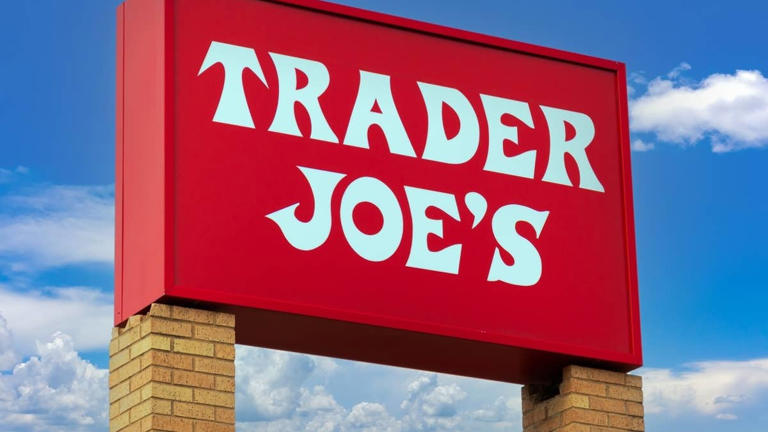 Why Trader Joe’s $8 Detroit-style pizza is a must-try for easy dinners