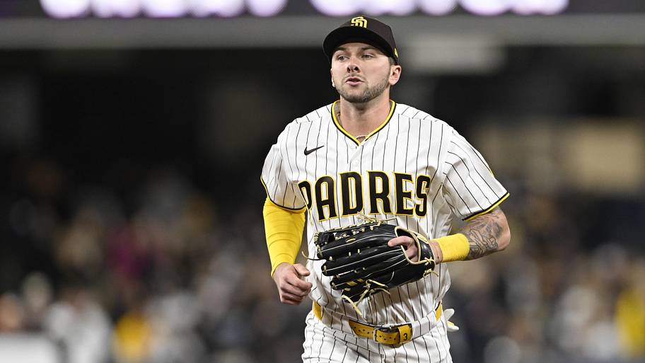 Padres' Jackson Merrill exits game vs Dodgers with apparent injury in ...
