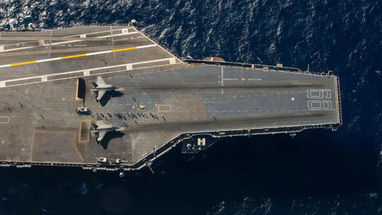 USS Nimitz carrier strike group arrives in Caribbean as US turns up the ...