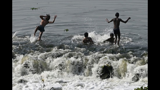 Blistering days and warm nights in UP; Banda burns at 48 degrees, again ...
