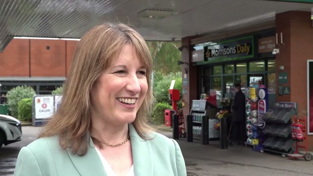 Watch: Rachel Reeves hits back at 'not very British' heckler