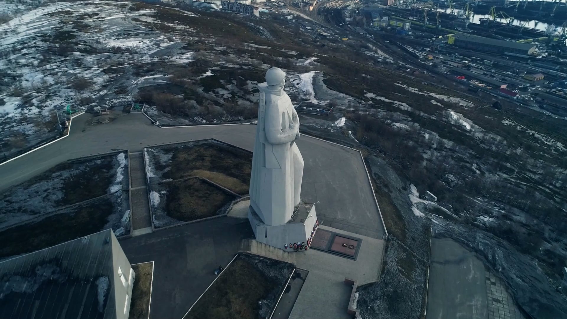 Murmansk, Venäjä: Droonikierros arktisessa kaupungissa ja Aljošassa
