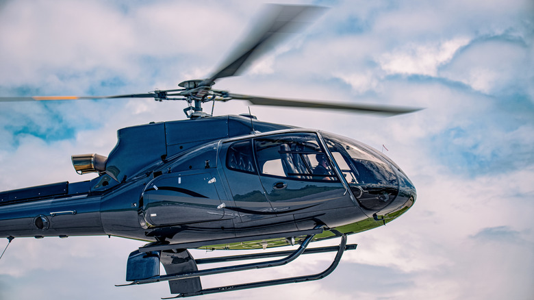Are helicopters powered by jet engines?