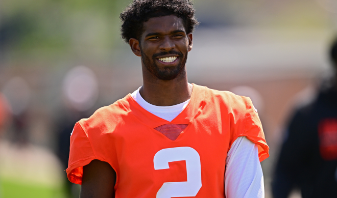 Alarm bells are ringing over the Browns' quarterback situation ...