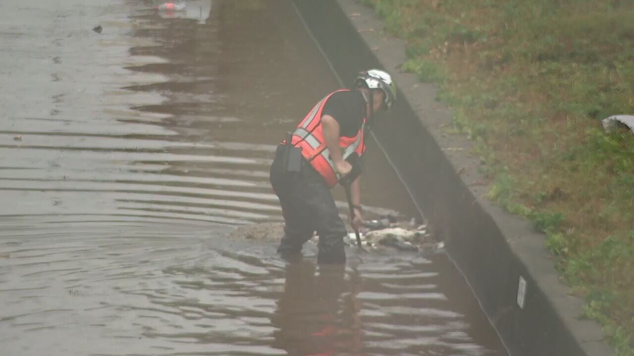 Cars stuck in flash flooding in Atlanta; interstate reopens