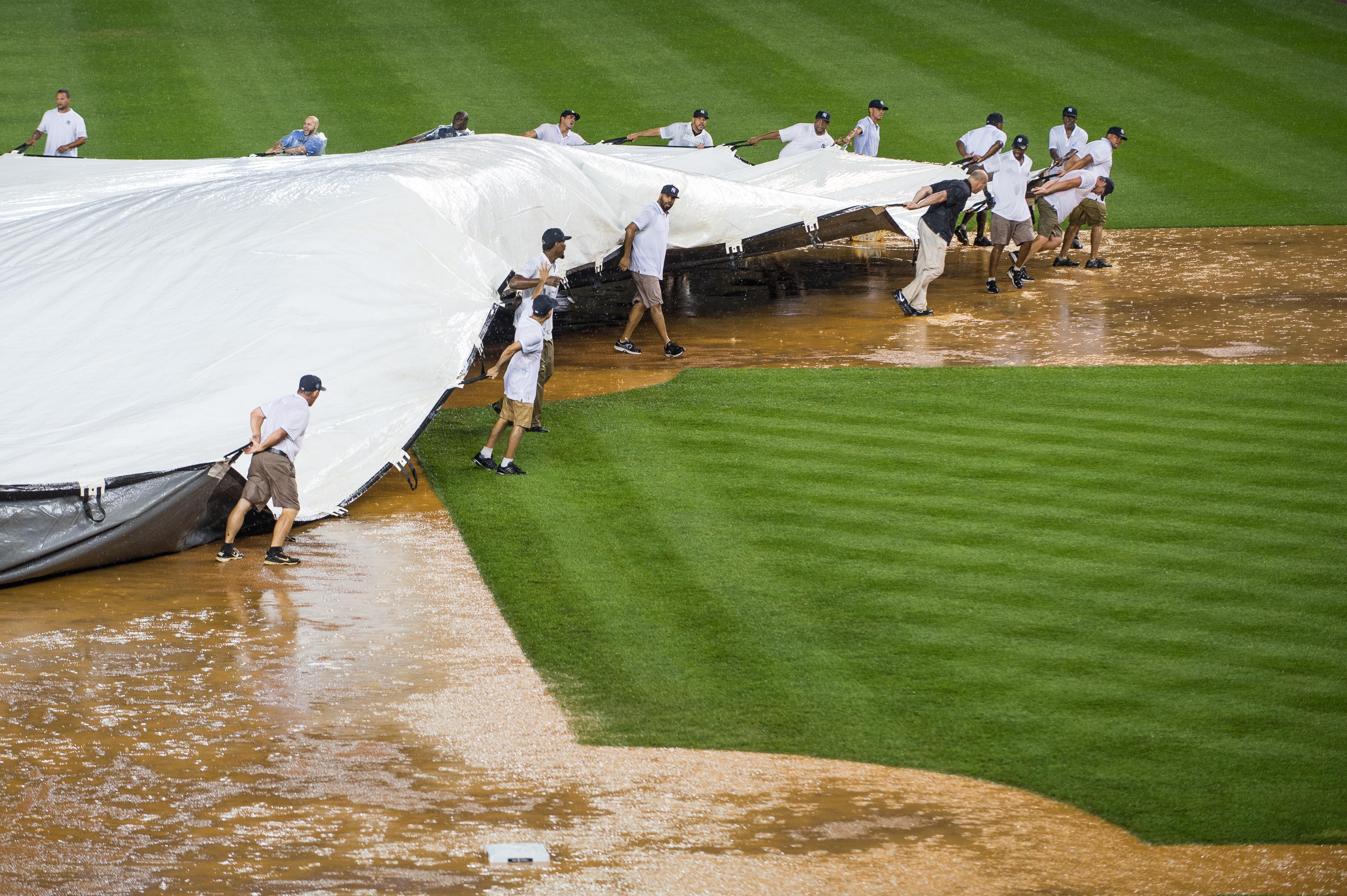 Yankees, Blue Jays in rain delay on Wednesday night