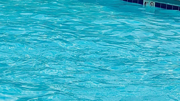 Knoxville public pool to offer summer hours for adults-only lap swimming