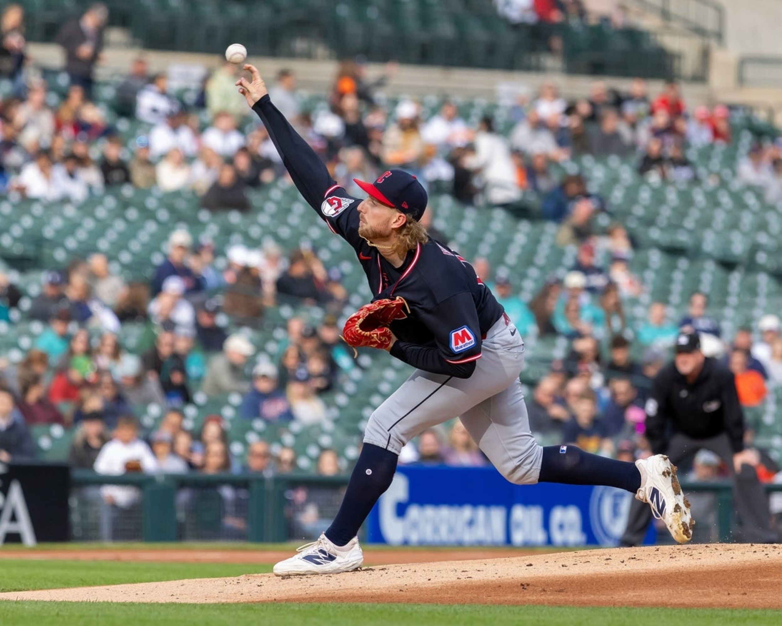Sizzling Guardians score twice in 10th, hold off Tigers